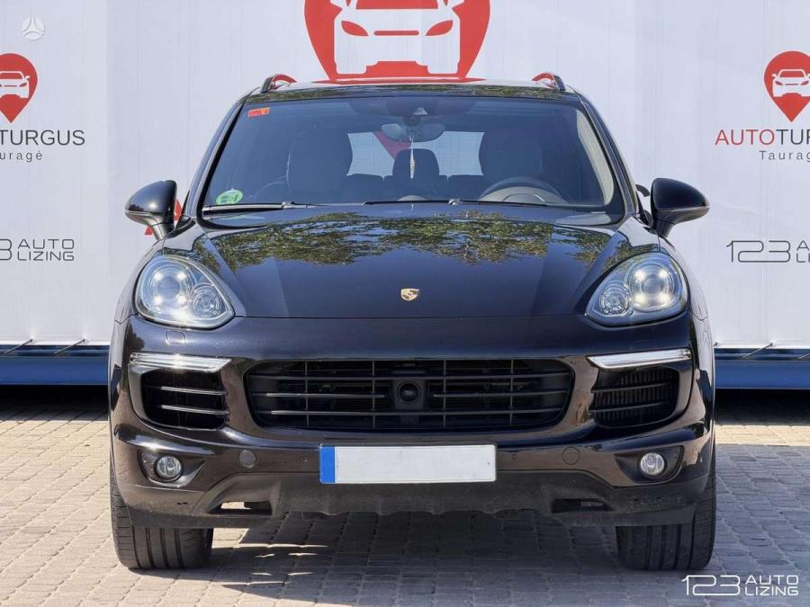 Melns Porsche Cayenne 2017 Tauragė, ar dzinēja tilpumu 3.00 L un nobraukumu 250 tūkst. km par 26990 €, foto 5 vietnē AUTOMOTO.COM.LV