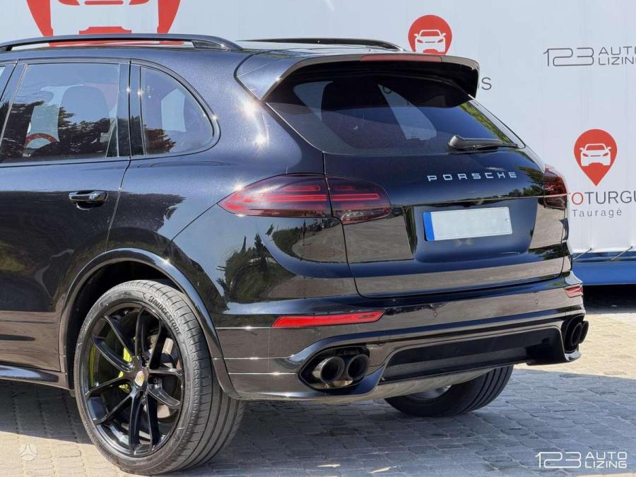Melns Porsche Cayenne 2017 Tauragė, ar dzinēja tilpumu 3.00 L un nobraukumu 250 tūkst. km par 26990 €, foto 9 vietnē AUTOMOTO.COM.LV