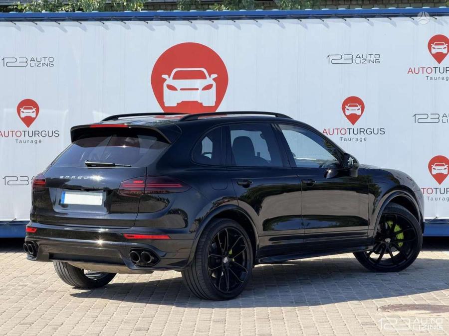 Melns Porsche Cayenne 2017 Tauragė, ar dzinēja tilpumu 3.00 L un nobraukumu 250 tūkst. km par 26990 €, foto 10 vietnē AUTOMOTO.COM.LV