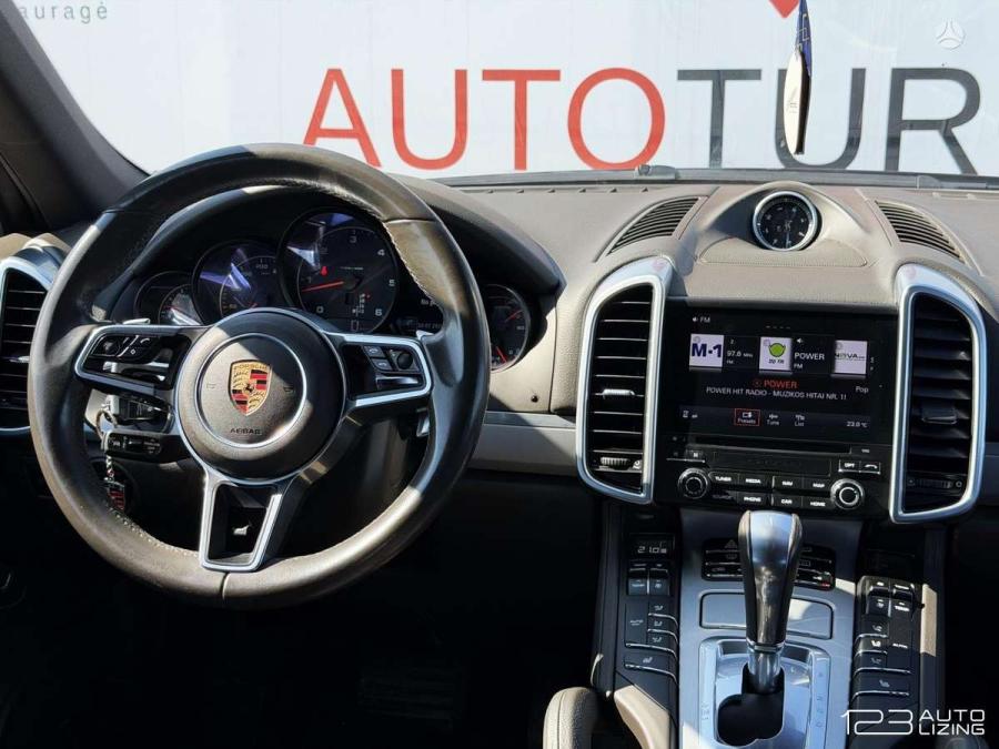 Melns Porsche Cayenne 2017 Tauragė, ar dzinēja tilpumu 3.00 L un nobraukumu 250 tūkst. km par 26990 €, foto 18 vietnē AUTOMOTO.COM.LV
