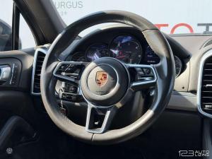 Melns Porsche Cayenne 2017 Tauragė, ar dzinēja tilpumu 3.00 L un nobraukumu 250 tūkst. km par 26990 €, foto 19 vietnē AUTOMOTO.COM.LV