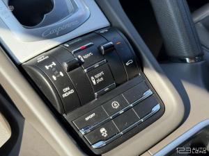Melns Porsche Cayenne 2017 Tauragė, ar dzinēja tilpumu 3.00 L un nobraukumu 250 tūkst. km par 26990 €, foto 25 vietnē AUTOMOTO.COM.LV