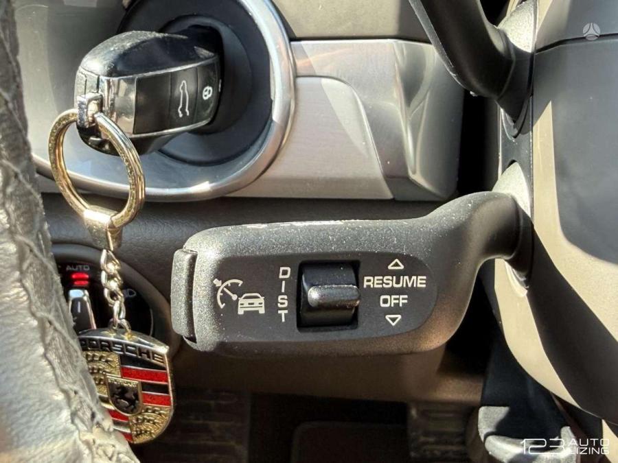 Melns Porsche Cayenne 2017 Tauragė, ar dzinēja tilpumu 3.00 L un nobraukumu 250 tūkst. km par 26990 €, foto 28 vietnē AUTOMOTO.COM.LV