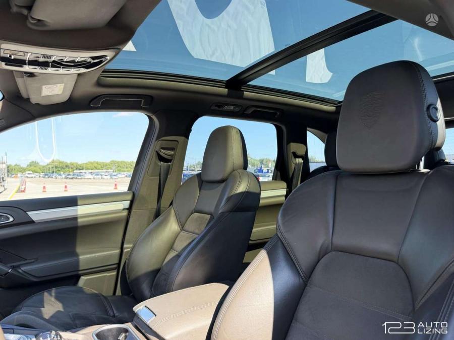 Melns Porsche Cayenne 2017 Tauragė, ar dzinēja tilpumu 3.00 L un nobraukumu 250 tūkst. km par 26990 €, foto 30 vietnē AUTOMOTO.COM.LV