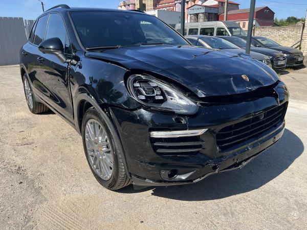 Melns Porsche Cayenne 2017 Kauņa, ar dzinēja tilpumu 3.60 L un nobraukumu 118 tūkst. km par 11900 €, foto 7 vietnē AUTOMOTO.COM.LV