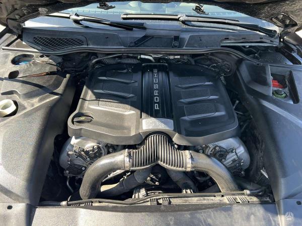 Melns Porsche Cayenne 2017 Kauņa, ar dzinēja tilpumu 3.60 L un nobraukumu 118 tūkst. km par 11900 €, foto 10 vietnē AUTOMOTO.COM.LV