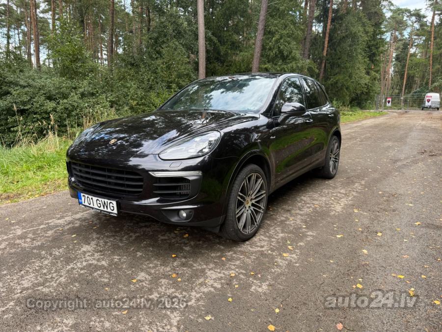 Black Porsche Cayenne 2017 in Tallinn, with an engine capacity of 3.00 L and mileage of 280 thousand km for 27400 €, photo 1 on AUTOMOTO.COM.LV