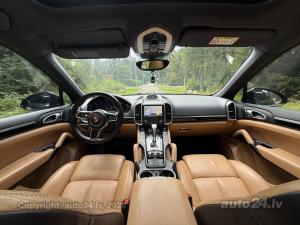 Black Porsche Cayenne 2017 in Tallinn, with an engine capacity of 3.00 L and mileage of 280 thousand km for 27400 €, photo 12 on AUTOMOTO.COM.LV