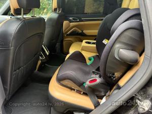 Black Porsche Cayenne 2017 in Tallinn, with an engine capacity of 3.00 L and mileage of 280 thousand km for 27400 €, photo 17 on AUTOMOTO.COM.LV