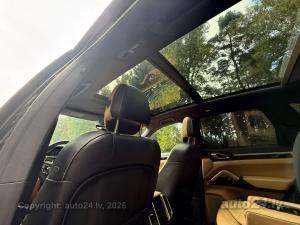 Black Porsche Cayenne 2017 in Tallinn, with an engine capacity of 3.00 L and mileage of 280 thousand km for 27400 €, photo 18 on AUTOMOTO.COM.LV