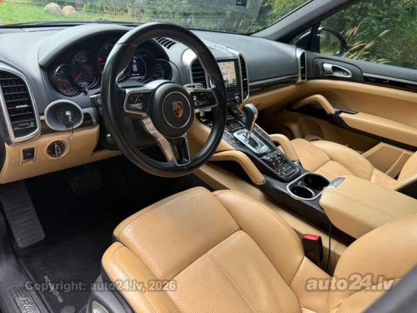 Melns Porsche Cayenne 2017 Tallina, ar dzinēja tilpumu 3.00 L un nobraukumu 280 tūkst. km par 27400 €, foto 9 vietnē AUTOMOTO.COM.LV