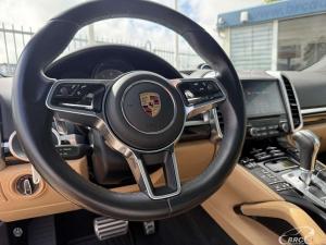 Melns Porsche Cayenne 2017 Klaipėda, ar dzinēja tilpumu 3.00 L un nobraukumu 183 tūkst. km par 19500 €, foto 21 vietnē AUTOMOTO.COM.LV