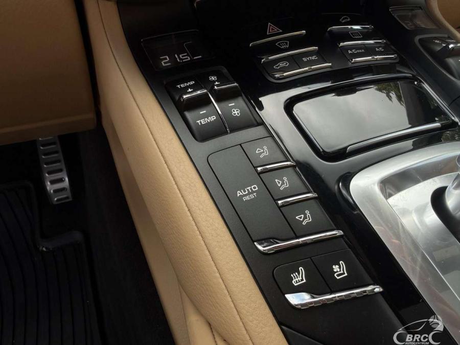 Melns Porsche Cayenne 2017 Klaipėda, ar dzinēja tilpumu 3.00 L un nobraukumu 183 tūkst. km par 19500 €, foto 24 vietnē AUTOMOTO.COM.LV
