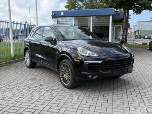 Melns Porsche Cayenne 2017 Klaipėda, ar dzinēja tilpumu 3.00 L un nobraukumu 183 tūkst. km par 19500 €, foto 31 vietnē AUTOMOTO.COM.LV