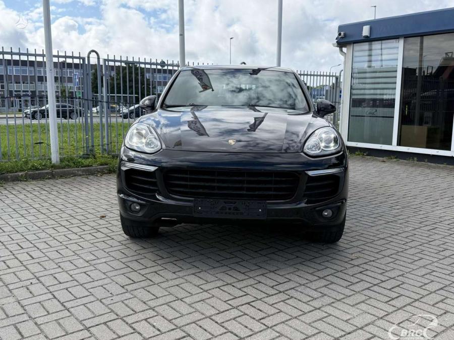 Melns Porsche Cayenne 2017 Klaipėda, ar dzinēja tilpumu 3.00 L un nobraukumu 183 tūkst. km par 19500 €, foto 32 vietnē AUTOMOTO.COM.LV