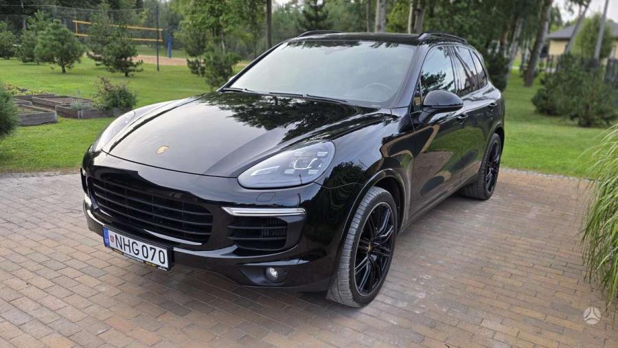 Melns Porsche Cayenne 2017 Šauļi, ar dzinēja tilpumu 2.97 L un nobraukumu 319 tūkst. km par 24900 €, foto 4 vietnē AUTOMOTO.COM.LV