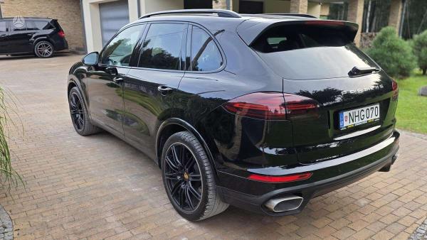 Melns Porsche Cayenne 2017 Šauļi, ar dzinēja tilpumu 2.97 L un nobraukumu 319 tūkst. km par 24900 €, foto 6 vietnē AUTOMOTO.COM.LV