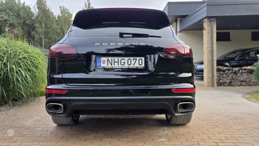 Melns Porsche Cayenne 2017 Šauļi, ar dzinēja tilpumu 2.97 L un nobraukumu 319 tūkst. km par 24900 €, foto 7 vietnē AUTOMOTO.COM.LV