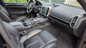 Melns Porsche Cayenne 2017 Šauļi, ar dzinēja tilpumu 2.97 L un nobraukumu 319 tūkst. km par 24900 €, foto 10 vietnē AUTOMOTO.COM.LV
