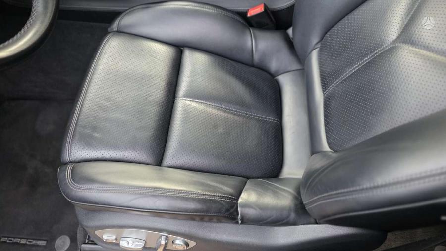 Melns Porsche Cayenne 2017 Šauļi, ar dzinēja tilpumu 2.97 L un nobraukumu 319 tūkst. km par 24900 €, foto 11 vietnē AUTOMOTO.COM.LV
