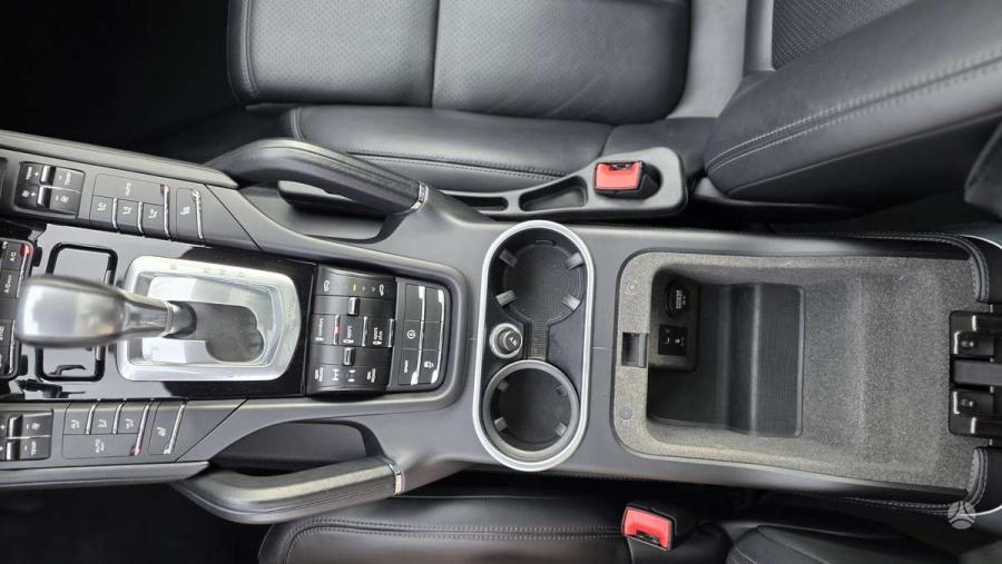 Melns Porsche Cayenne 2017 Šauļi, ar dzinēja tilpumu 2.97 L un nobraukumu 319 tūkst. km par 24900 €, foto 15 vietnē AUTOMOTO.COM.LV