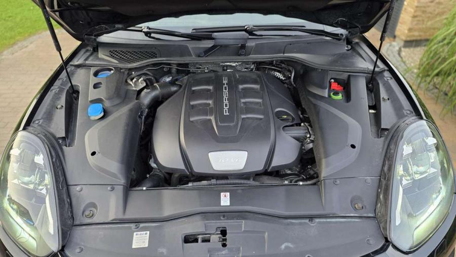 Melns Porsche Cayenne 2017 Šauļi, ar dzinēja tilpumu 2.97 L un nobraukumu 319 tūkst. km par 24900 €, foto 18 vietnē AUTOMOTO.COM.LV