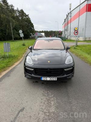 Melns Porsche Cayenne 2017 Rīga, ar dzinēja tilpumu 3.60 L un nobraukumu 105 tūkst. km par 36900 €, foto 3 vietnē AUTOMOTO.COM.LV