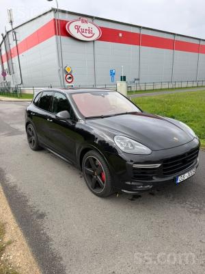 Melns Porsche Cayenne 2017 Rīga, ar dzinēja tilpumu 3.60 L un nobraukumu 105 tūkst. km par 36900 €, foto 4 vietnē AUTOMOTO.COM.LV