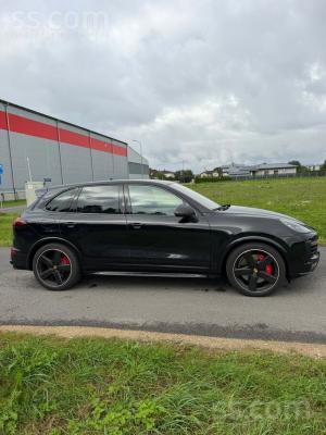 Melns Porsche Cayenne 2017 Rīga, ar dzinēja tilpumu 3.60 L un nobraukumu 105 tūkst. km par 36900 €, foto 5 vietnē AUTOMOTO.COM.LV