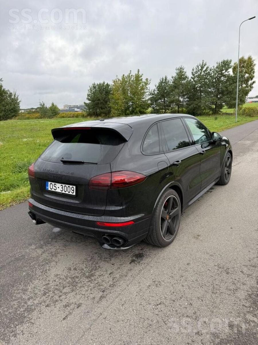 Melns Porsche Cayenne 2017 Rīga, ar dzinēja tilpumu 3.60 L un nobraukumu 105 tūkst. km par 36900 €, foto 6 vietnē AUTOMOTO.COM.LV