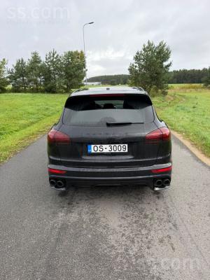 Melns Porsche Cayenne 2017 Rīga, ar dzinēja tilpumu 3.60 L un nobraukumu 105 tūkst. km par 36900 €, foto 7 vietnē AUTOMOTO.COM.LV