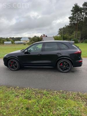 Melns Porsche Cayenne 2017 Rīga, ar dzinēja tilpumu 3.60 L un nobraukumu 105 tūkst. km par 36900 €, foto 9 vietnē AUTOMOTO.COM.LV