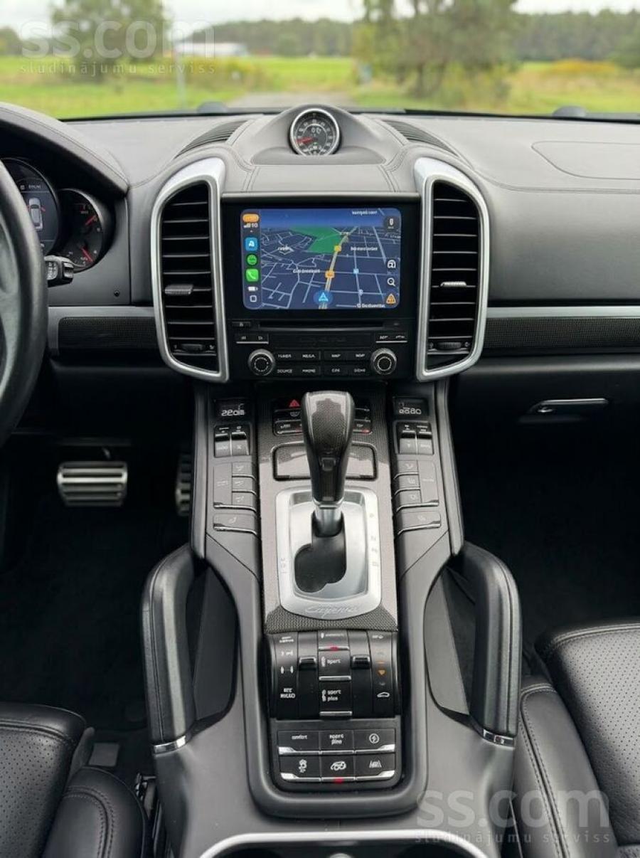 Melns Porsche Cayenne 2017 Rīga, ar dzinēja tilpumu 3.60 L un nobraukumu 105 tūkst. km par 36900 €, foto 11 vietnē AUTOMOTO.COM.LV