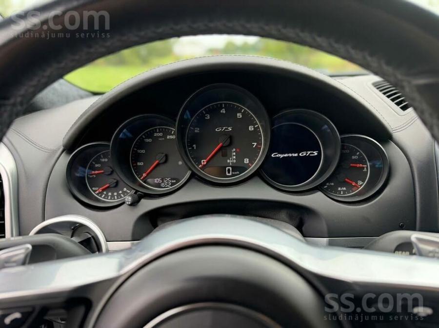 Melns Porsche Cayenne 2017 Rīga, ar dzinēja tilpumu 3.60 L un nobraukumu 105 tūkst. km par 36900 €, foto 12 vietnē AUTOMOTO.COM.LV