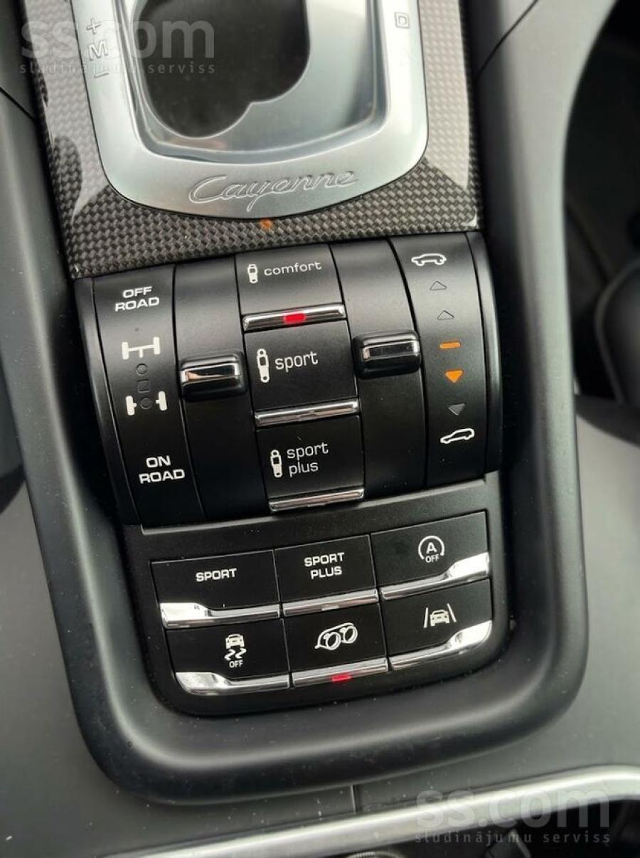 Melns Porsche Cayenne 2017 Rīga, ar dzinēja tilpumu 3.60 L un nobraukumu 105 tūkst. km par 36900 €, foto 13 vietnē AUTOMOTO.COM.LV