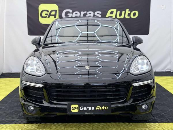Porsche Cayenne 2017 Viļņa vietnē Melns Porsche Cayenne 2017 Viļņa, ar dzinēja tilpumu 3.60 L un nobraukumu 173 tūkst. km par 21000 €, foto 3 vietnē AUTOMOTO.COM.LV