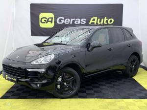 Black Porsche Cayenne 2017 in Vilnius, with an engine capacity of 3.60 L and mileage of 173 thousand km for 21000 €, photo  on AUTOMOTO.COM.LV