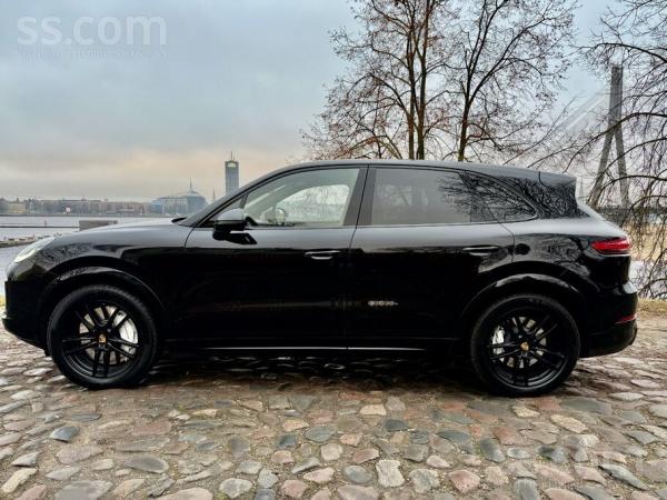 Melns Porsche Cayenne 2018 Rīga, ar dzinēja tilpumu 4.00 L un nobraukumu 65 tūkst. km par 64800 €, foto 1 vietnē AUTOMOTO.COM.LV