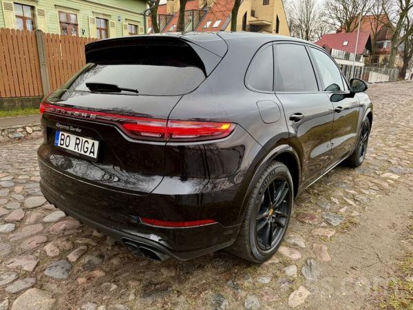Melns Porsche Cayenne 2018 Rīga, ar dzinēja tilpumu 4.00 L un nobraukumu 65 tūkst. km par 64800 €, foto 5 vietnē AUTOMOTO.COM.LV