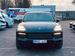 Black Porsche Cayenne 2018 in Vilnius, with an engine capacity of 3.60 L and mileage of 189 thousand km for 44000 €, photo 2 on AUTOMOTO.COM.LV