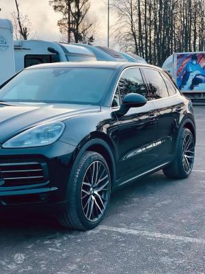 Black Porsche Cayenne 2018 in Vilnius, with an engine capacity of 3.60 L and mileage of 189 thousand km for 44000 €, photo 10 on AUTOMOTO.COM.LV
