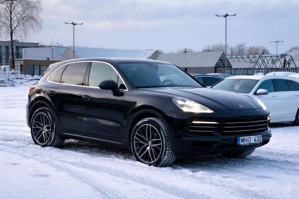 Melns Porsche Cayenne 2018 Viļņa, ar dzinēja tilpumu 2.89 L un nobraukumu 189 tūkst. km par 44000 €, foto 1 vietnē AUTOMOTO.COM.LV