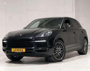 Black Porsche Cayenne 2018 in Klaipeda, with an engine capacity of 2.89 L and mileage of 199 thousand km for 36999 €, photo 7 on AUTOMOTO.COM.LV