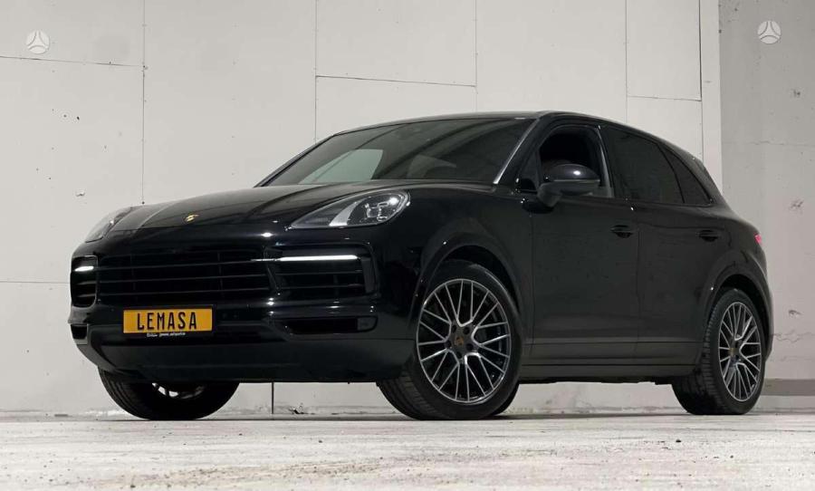 Black Porsche Cayenne 2018 in Klaipeda, with an engine capacity of 2.89 L and mileage of 199 thousand km for 36999 €, photo 14 on AUTOMOTO.COM.LV