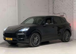 Black Porsche Cayenne 2018 in Klaipeda, with an engine capacity of 2.89 L and mileage of 199 thousand km for 36999 €, photo 28 on AUTOMOTO.COM.LV