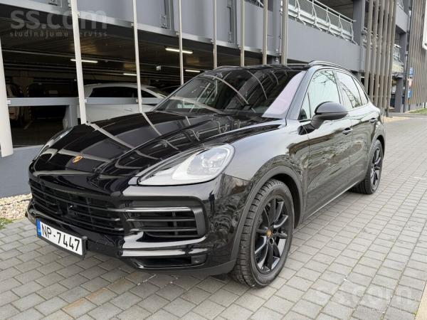 Black Porsche Cayenne 2018 in Riga, with an engine capacity of 3.00 L and mileage of 114 thousand km for 52500 €, photo 2 on AUTOMOTO.COM.LV