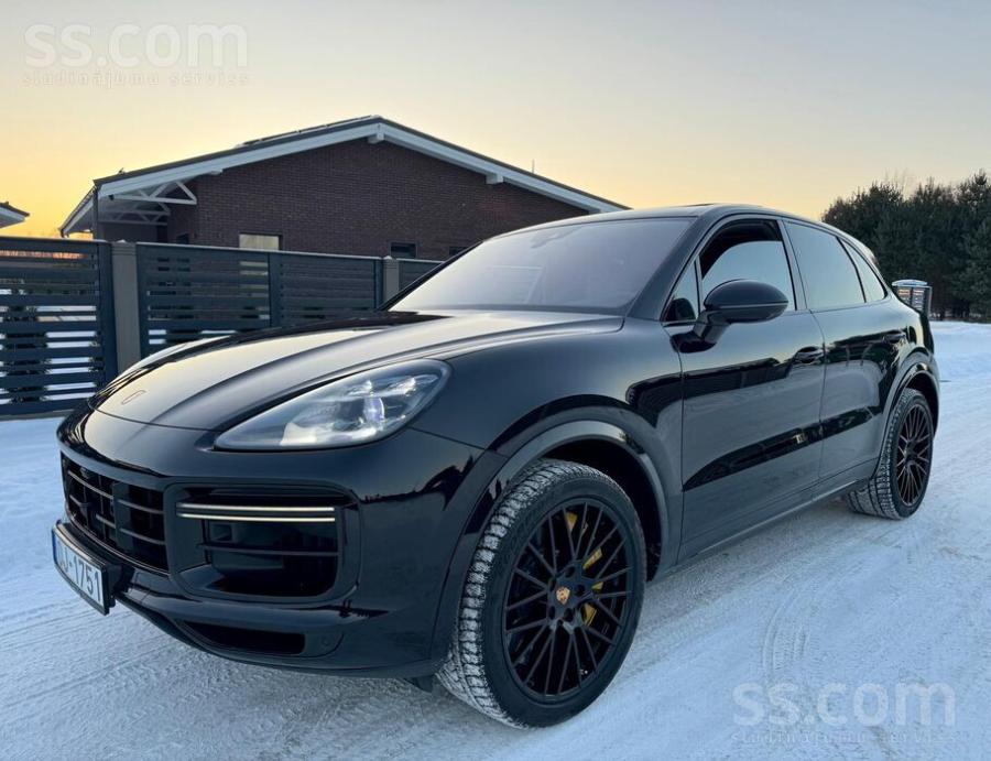 Melns Porsche Cayenne 2018 Rīga, ar dzinēja tilpumu 4.00 L un nobraukumu 0 tūkst. km par 46900 €, foto 2 vietnē AUTOMOTO.COM.LV
