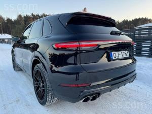 Melns Porsche Cayenne 2018 Rīga, ar dzinēja tilpumu 4.00 L un nobraukumu 0 tūkst. km par 46900 €, foto 3 vietnē AUTOMOTO.COM.LV