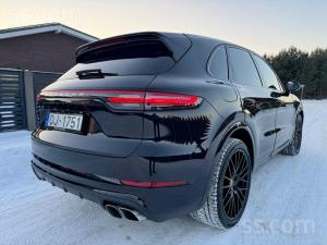 Melns Porsche Cayenne 2018 Rīga, ar dzinēja tilpumu 4.00 L un nobraukumu 0 tūkst. km par 46900 €, foto 7 vietnē AUTOMOTO.COM.LV