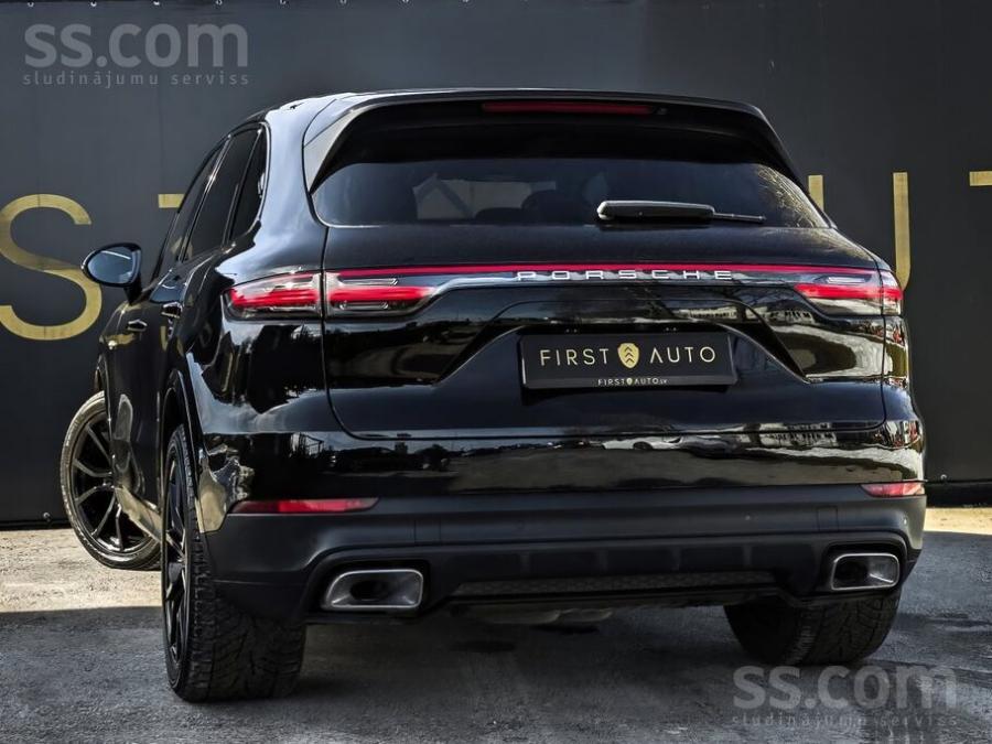 Melns Porsche Cayenne 2018 Tukums, ar dzinēja tilpumu 3.00 L un nobraukumu 155 tūkst. km par 45990 €, foto 3 vietnē AUTOMOTO.COM.LV